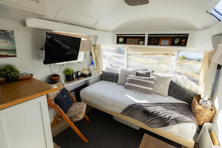 Vintage Riverfront Argosy W/ Kayak! - Canyon Lake, TX