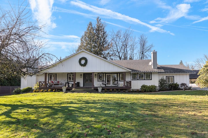 Floralies Estates Country House - Aldergrove