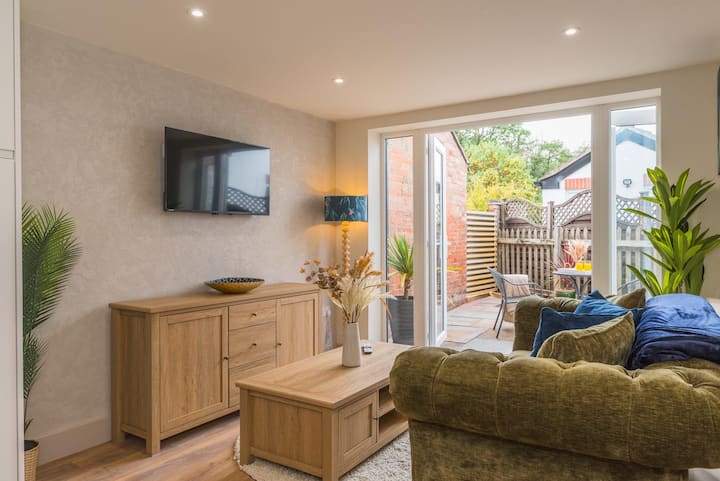 Cosy One Bedroom Cottage In Quaint Village - Leicester