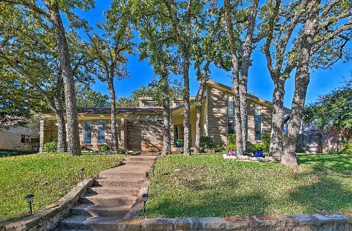 3 Bedroom With A Pool - Bedford, TX