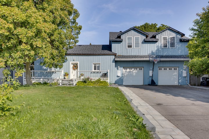 Spacious & Unique 4 Bedroom Home Downtown Bradford - Bradford, ON, Canada