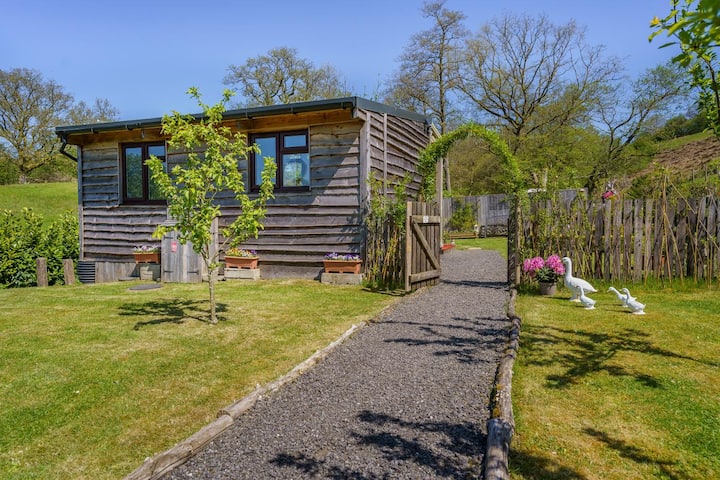 1 Bed In Llandovery (Oc-88603) - Llandovery