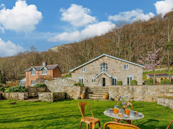 6 Bed In Abergele (Oc-91054) - Colwyn Bay
