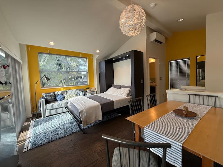 Hop Skip Or Jump To Mississippi: Studio W/kitchen - Portland, OR