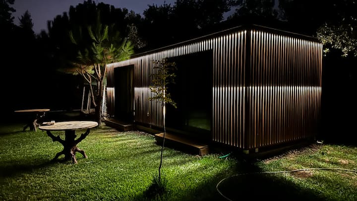 Espaço Privado, Com Piscina E Espaço Verde. - Luso