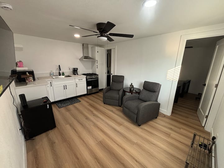 Cozy 1 Bedroom 1 Bath - Compton, CA