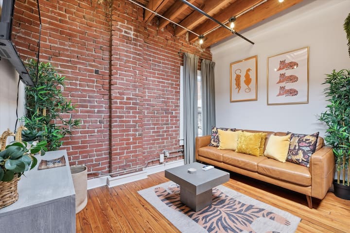 Oak St Loft #5 | 1br Walk To T-mobile, Power&light - Kansas City