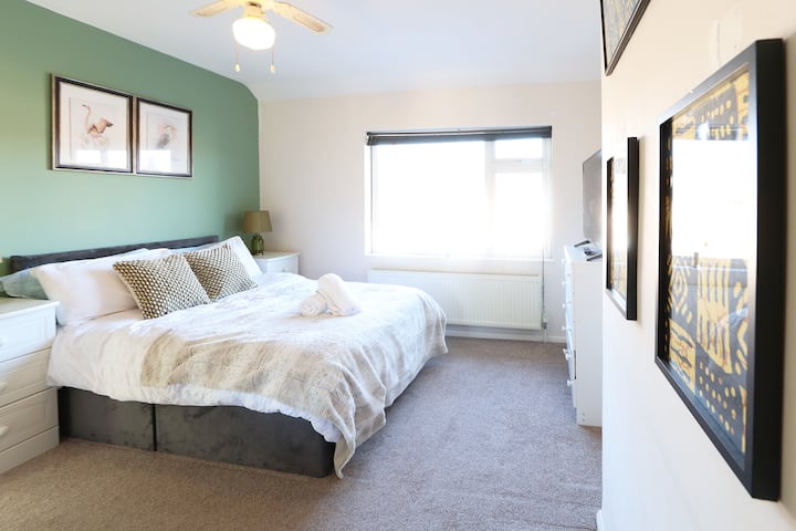 Daffodil Place| Homely| De Luxe - Woodbridge