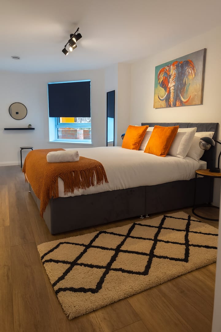 Old Town Central | Modern & Comfy 2br Flat - Swindon