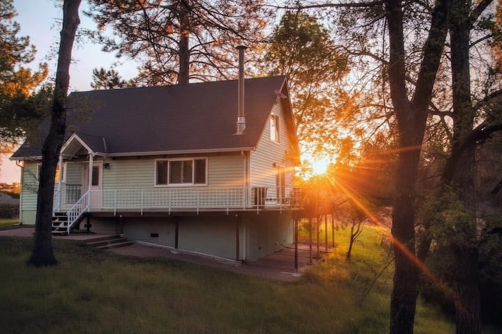 The Marvelous Mint - Pine Mountain Lake, CA