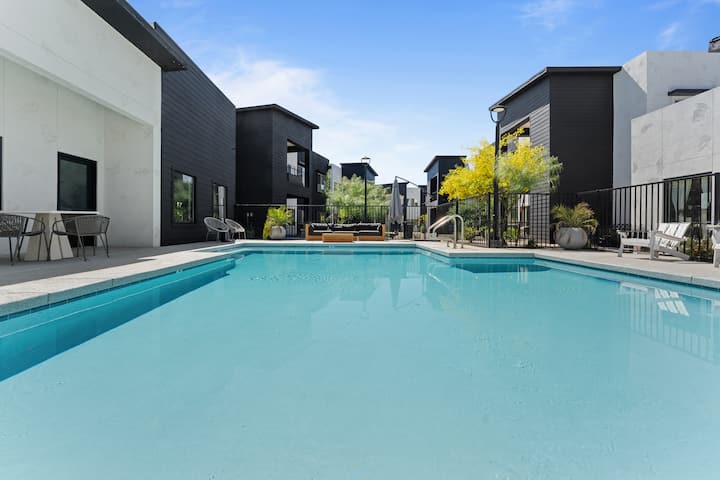 Peoria 2 Bedroom Escape W/ Pool Access - Peoria, AZ