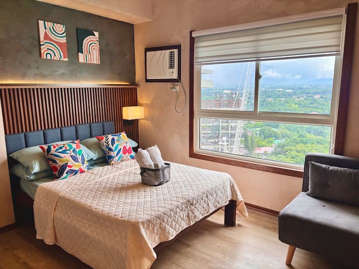 Mesavirre Garden Studio Unit Near Malls& Lacson St - Bacolod