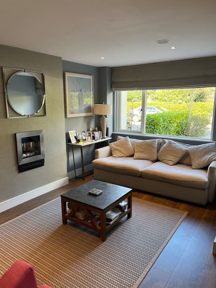Spacious Renovated Family Home & Garden - Malahide