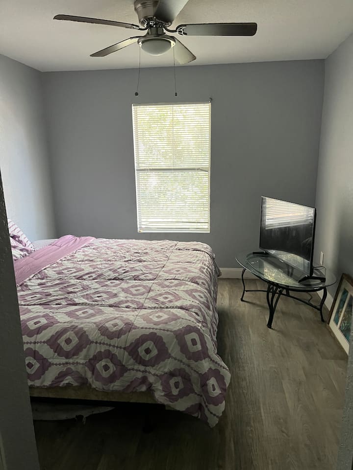 Comfortable Getaway - Tallahassee, FL