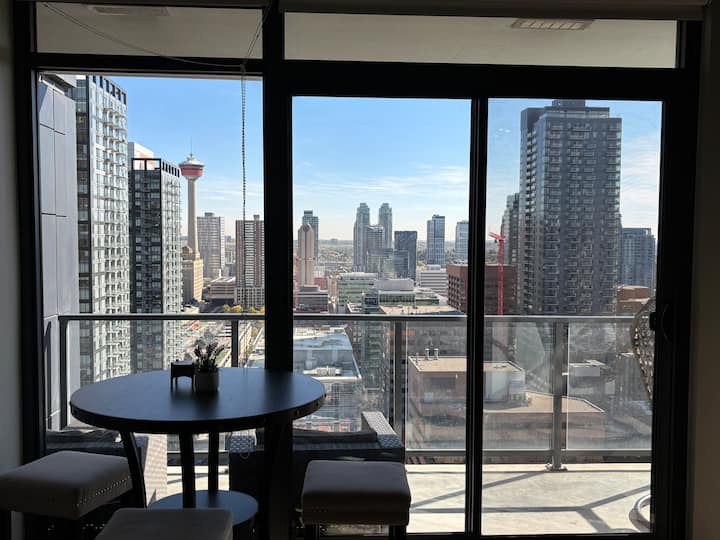 Downtown Condo | Tower View + Free Parking | Gym - Calgary