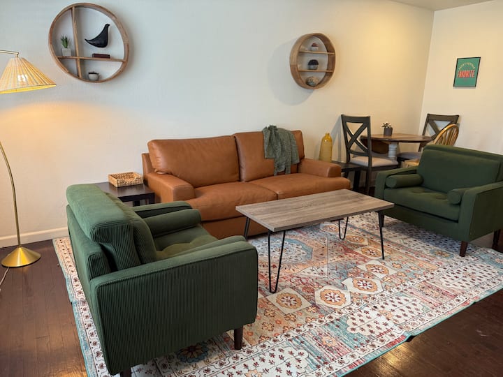 New Management ~ King & Queen Beds Pet Friendly - Fayetteville, AR