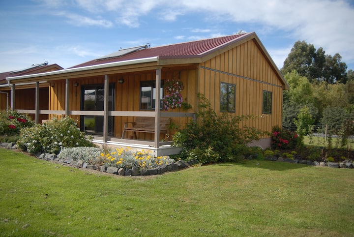 One Bedroom Cosy Cottage At Longbourne Lodge - Outram