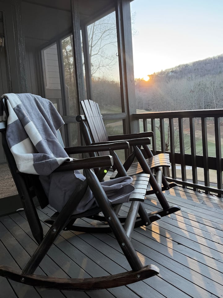 Big Canoe Getaway On Creek Course - Big Canoe, GA