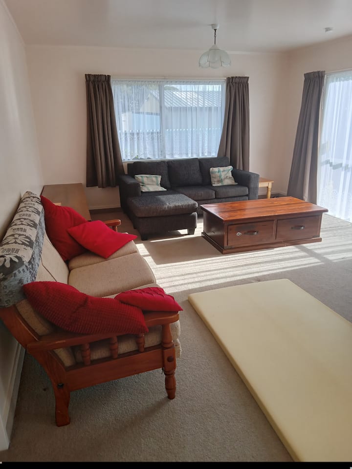 Devon St Bach - Rotorua