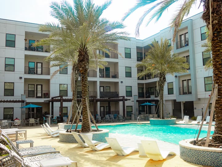 New! Pool View|tmc|nrg|museum District| Prime Area - Houston, TX