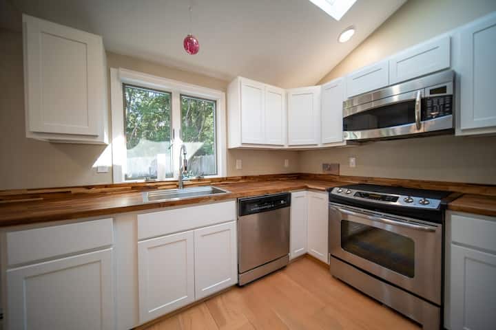 Charming Historical Home Close To Beaches - Sandwich, MA