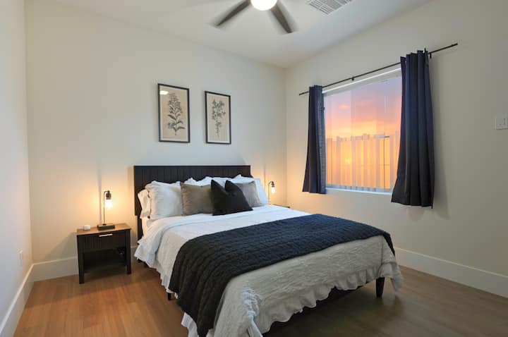 3-min Walk To Downtown | Luxe Stay With Patio - Chandler