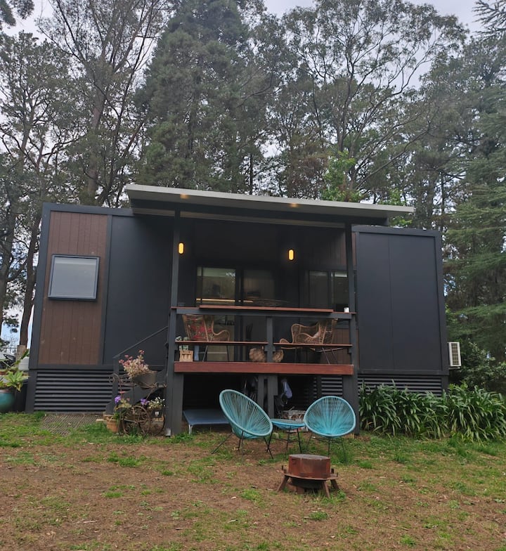 Cozy Joey Tiny Home In Apple Country - Sydney