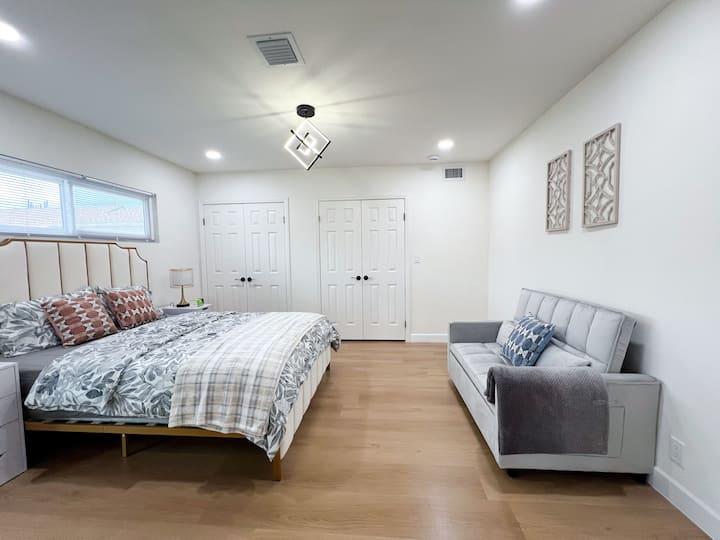 Spacious Guest House Near 210/605 - Monrovia, CA