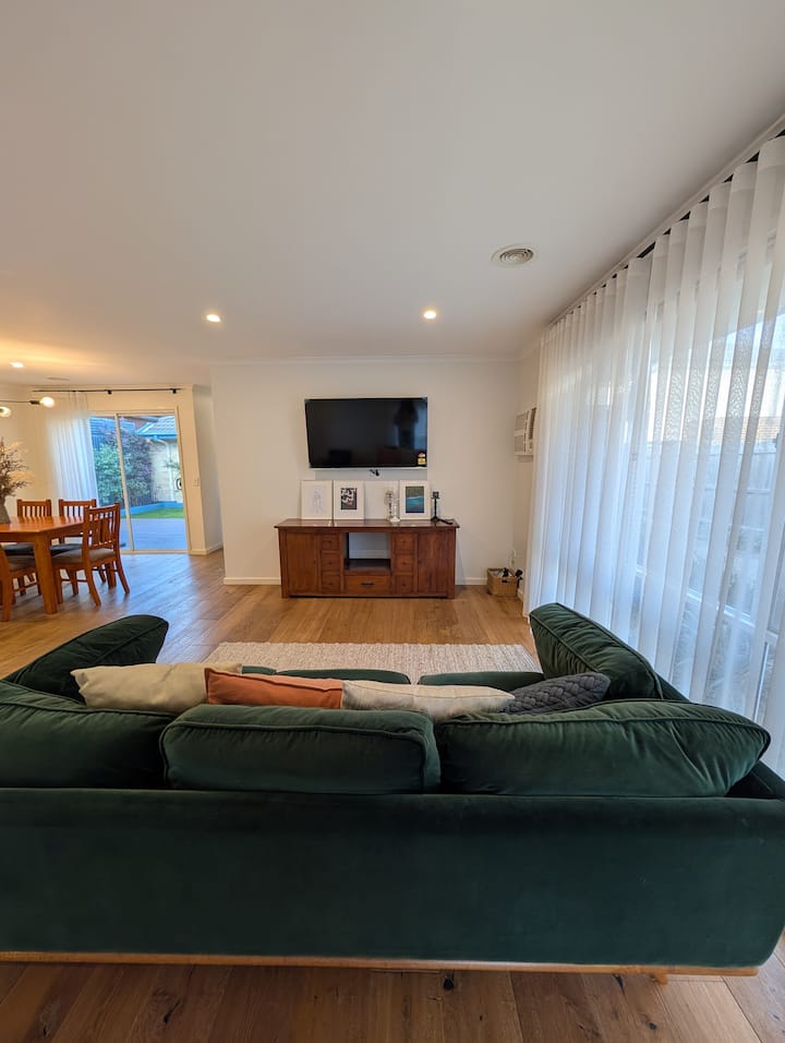 Family Bonbeach Escape - 5mins Walk To Beach - 3br - Mordialloc