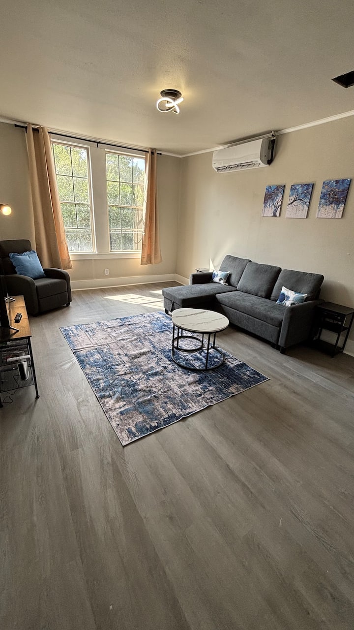 Sunny 2br Loft In Historic Shreveport Triplex - Shreveport, LA
