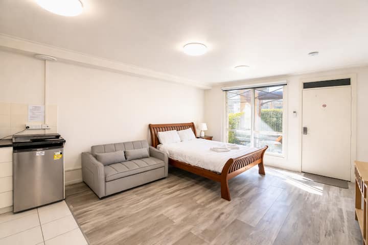 Budget Family Studio - Free Parking & Walk To Shop - Vermont