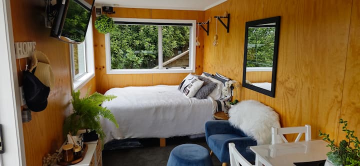 “Cozy Cabin & Caravan – 2 Mins To Beach” - Whanganui