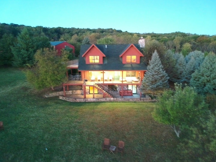 Valley Views Lodge Near Galena & Chestnut Mountain - Galena, IL