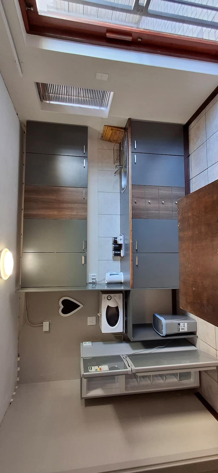 Hidden Away Inside A Private Crescent Mall Nearby - Worcester