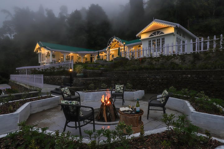 5bhk Elegant Villa W/view + Pool + Lawn @Kalimpong - Lava