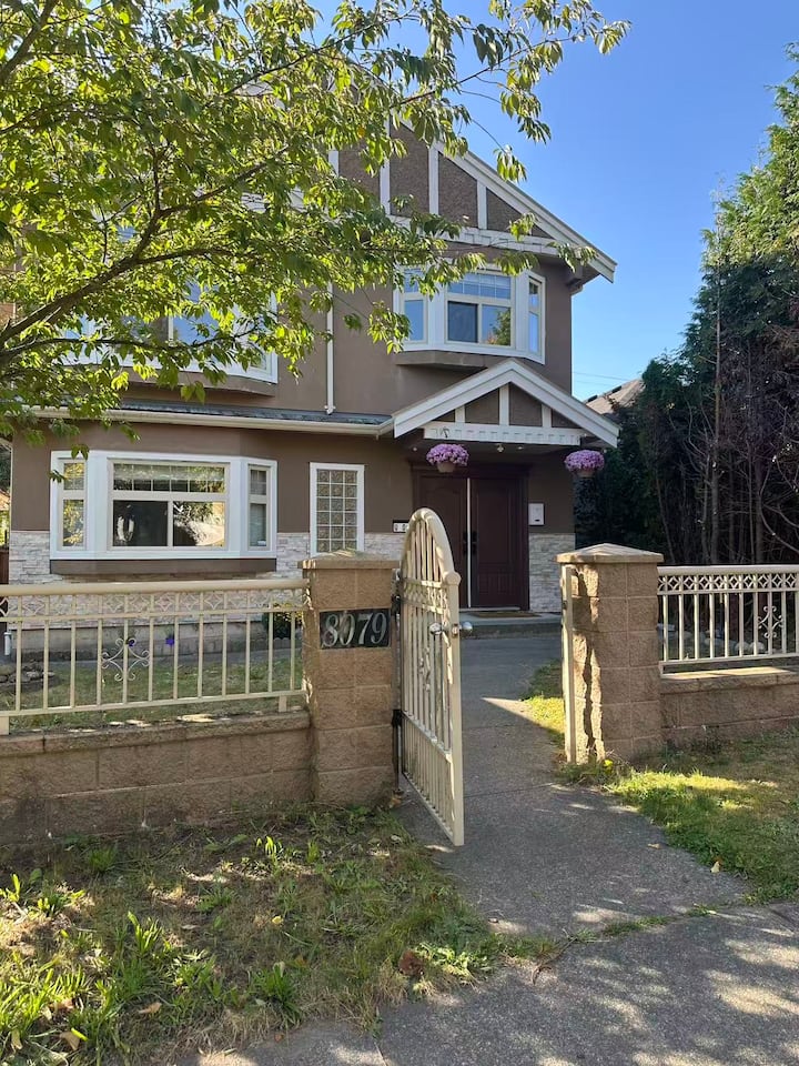 Cozy 2br In West Side • Kitchen • Airport - Vancouver