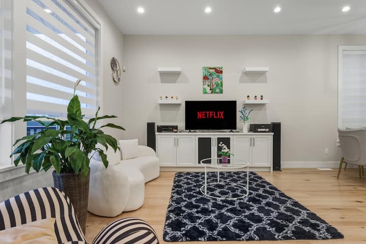 Modern 3br 3.5ba Family Home In South Surrey - White Rock