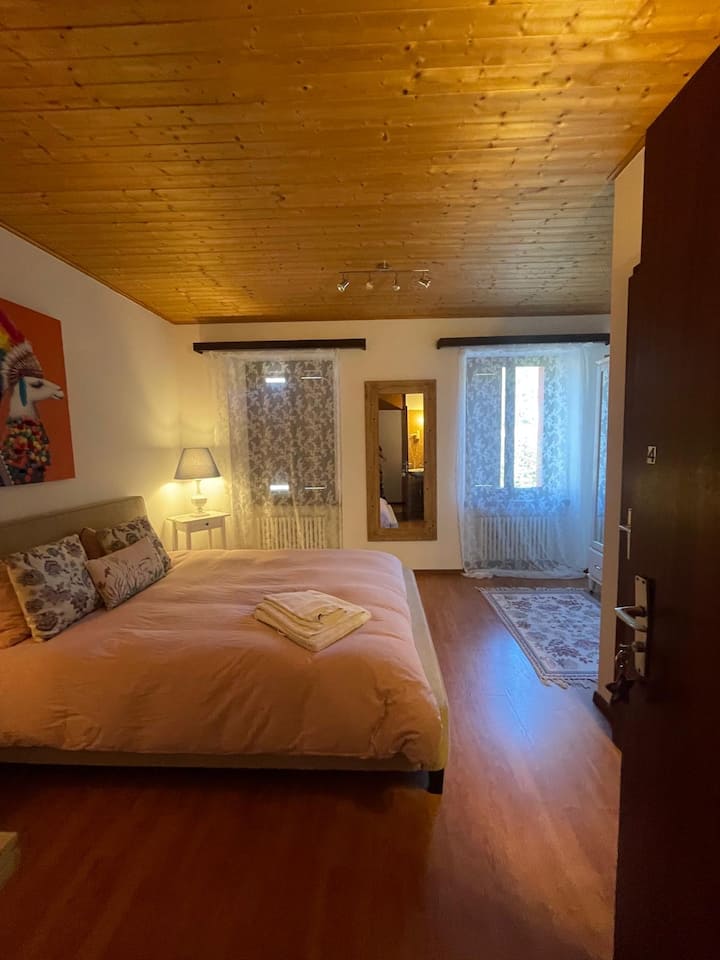 Casa Del Moro B&b Stanza Rosa Vista Piazza - Bellinzona