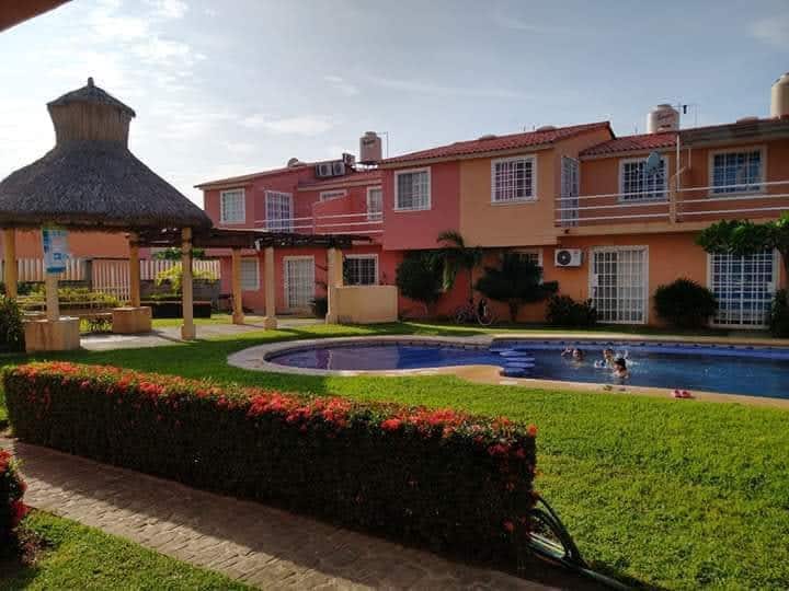 Casa Grande En Zona Tranquila Y Segura. - Acapulco