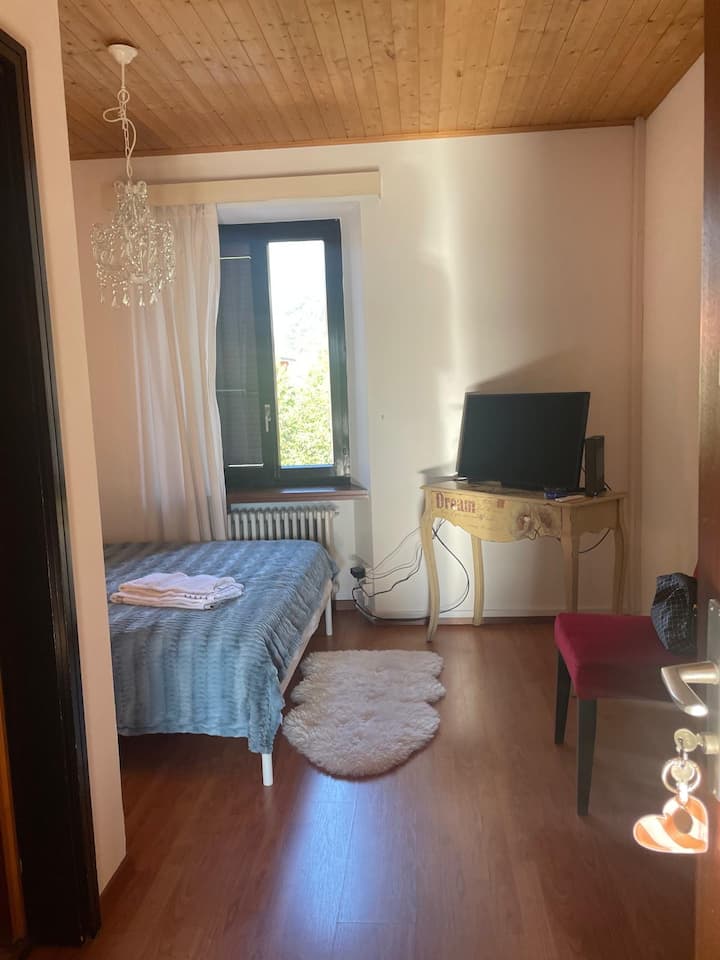 Casa Del Moro B&b 
Stanza Azzurra Vista Piazza - Bellinzona