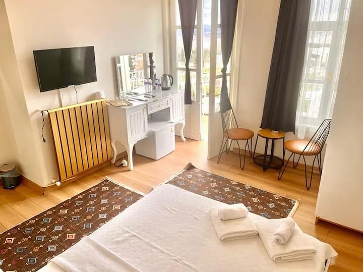 Bursa Merkezde Tarihi Konak (302) - Bursa