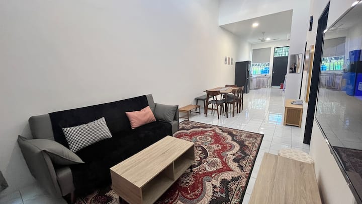 Tuaran Minimalist Style Fantasy Home - Tuaran