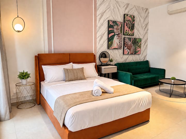 Modern Studio Near One Utama + Netflix - Petaling Jaya