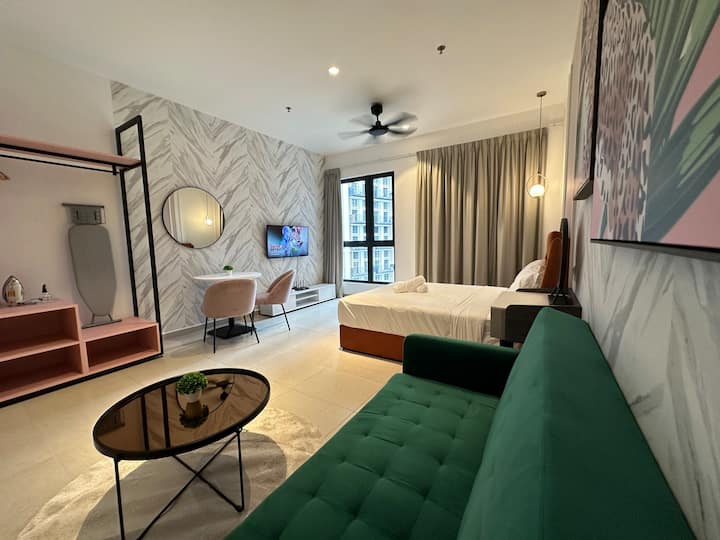 One Utama Paxtonz Studio - Kota Damansara