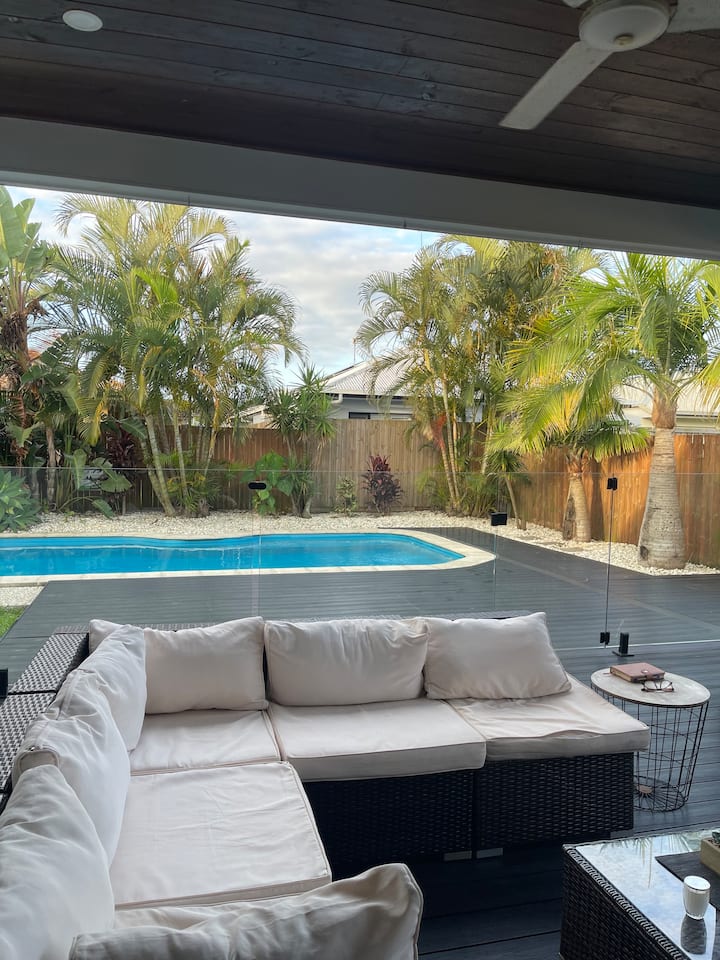 Stunning 4 Bedroom Home In Caloundra - Bribie Island
