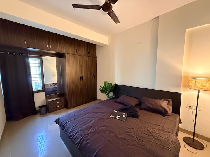 Rao Stays 3bhk, 1100sqft Aesthetic & Huge - Aura - Bhopal