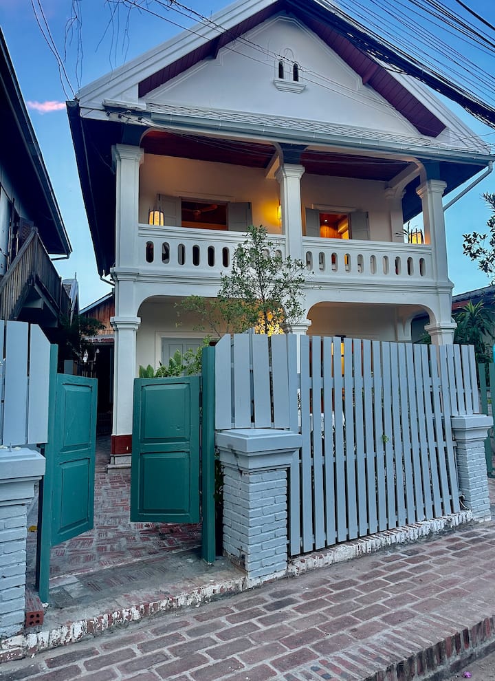 The Verandah Suite At Xiengthong - Luang Prabang