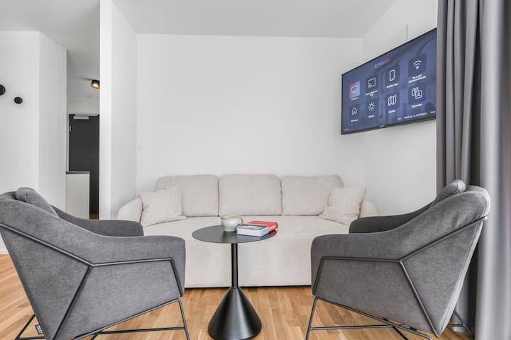 Cruwzo | Regensburg Tower Deluxe Studio - Regensburg