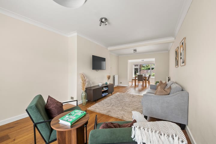 Near Windsor Castle | Legoland | Ascot Racecourse - Slough