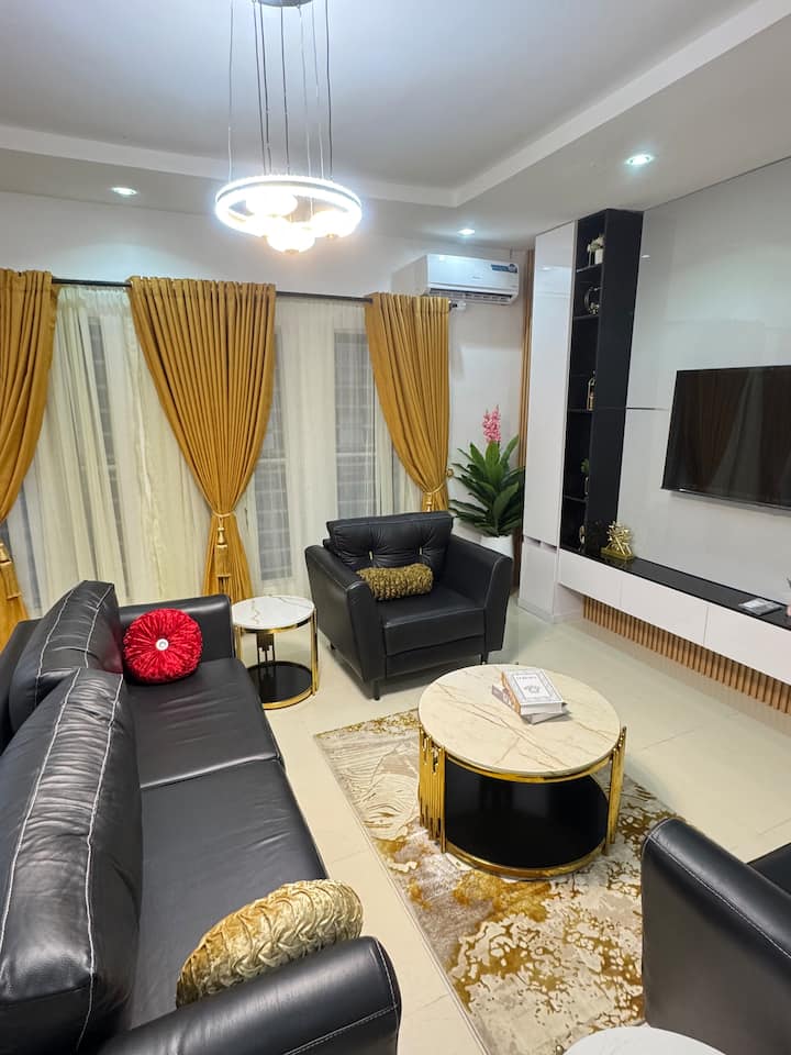 Executive & Luxury 1br Apt. Fast Wifi + Near Malls - Nigeria